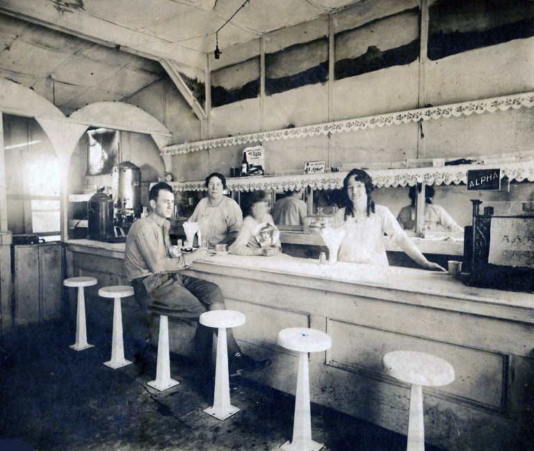 Image gallery: shacks, huts, and shanties | Restaurant-ing through history
